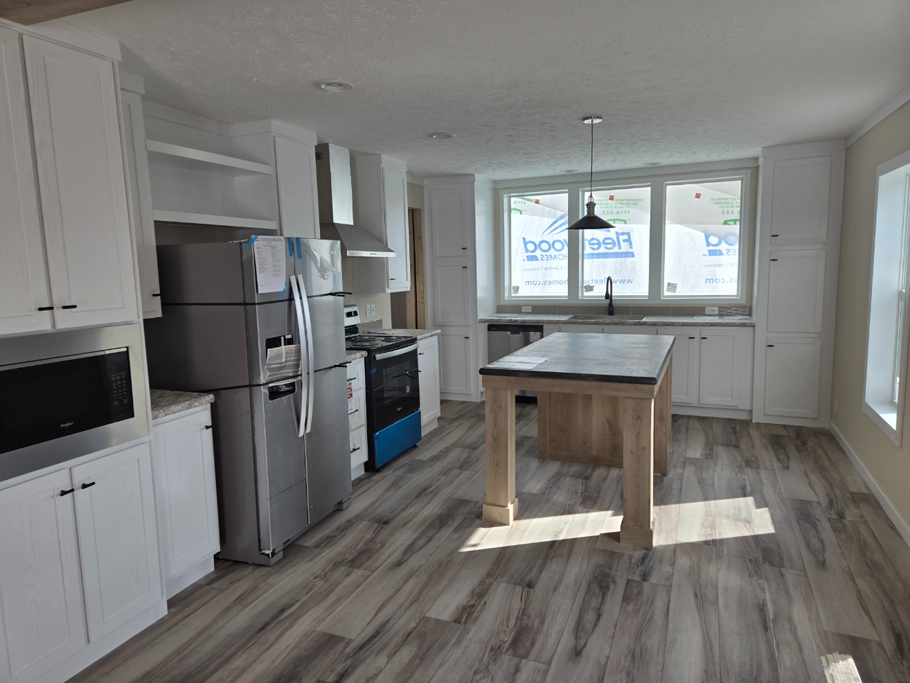 STK 1089 Fleetwood Bella 28483H Manufactured Home - Jones Manufactured ...